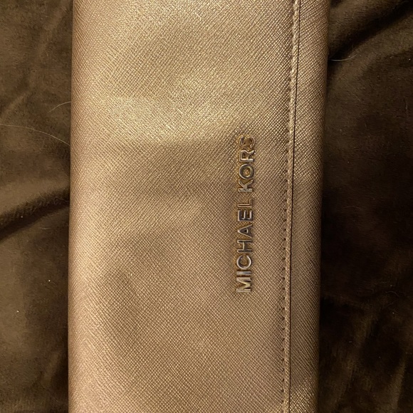 Michael Kors | Bags | Michael Kors Gold Wallet | Poshmark